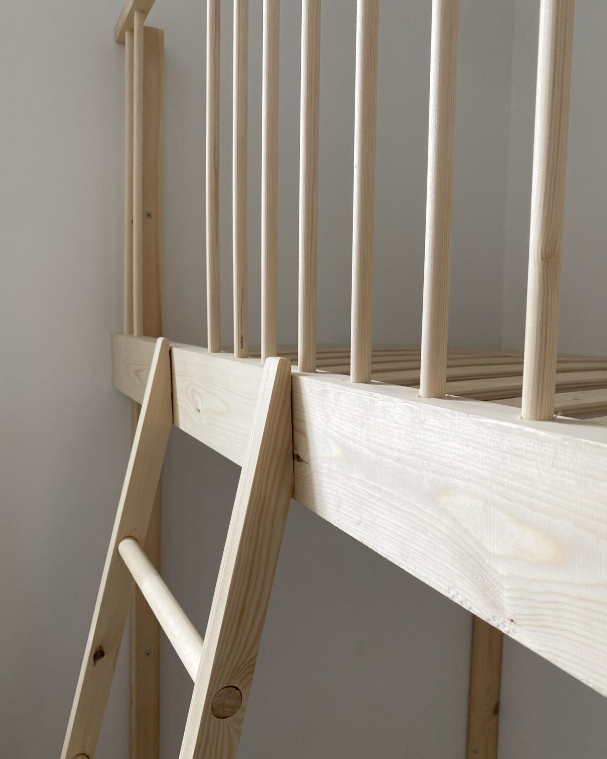 DIY: En halvhøj seng - SARAH STRANGE